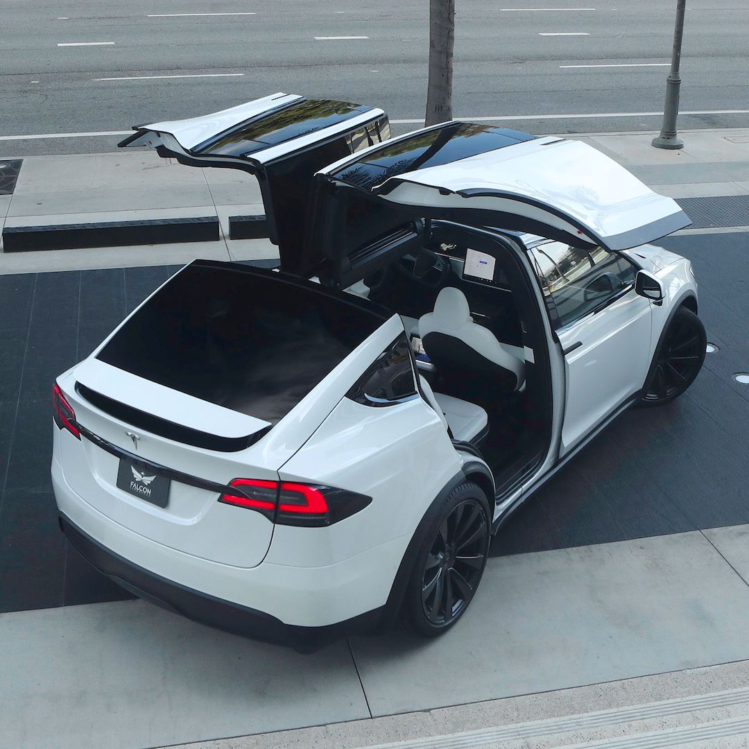 Tesla Model-X Long Range Rental in Los Angeles